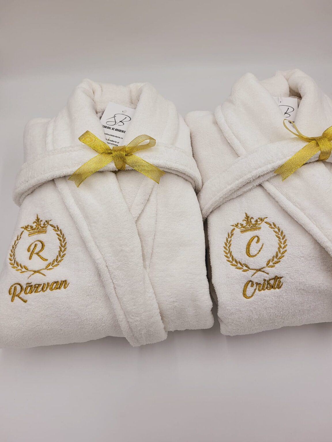 Set 2 Halate de baie personalizate "Nume'' Cadouri cuplu - Studioul de ...